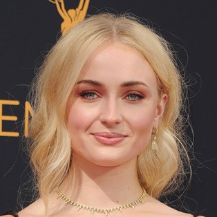 The Best Beauty Looks From The 2024 Emmy Awards | BEAUTY/crew