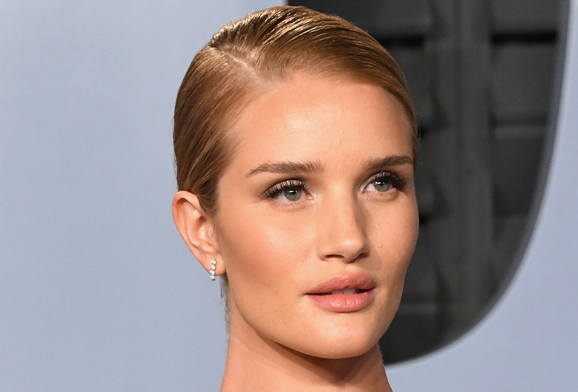 How To Find The Perfect Under-Eye Concealer Shade | BEAUTY/crew