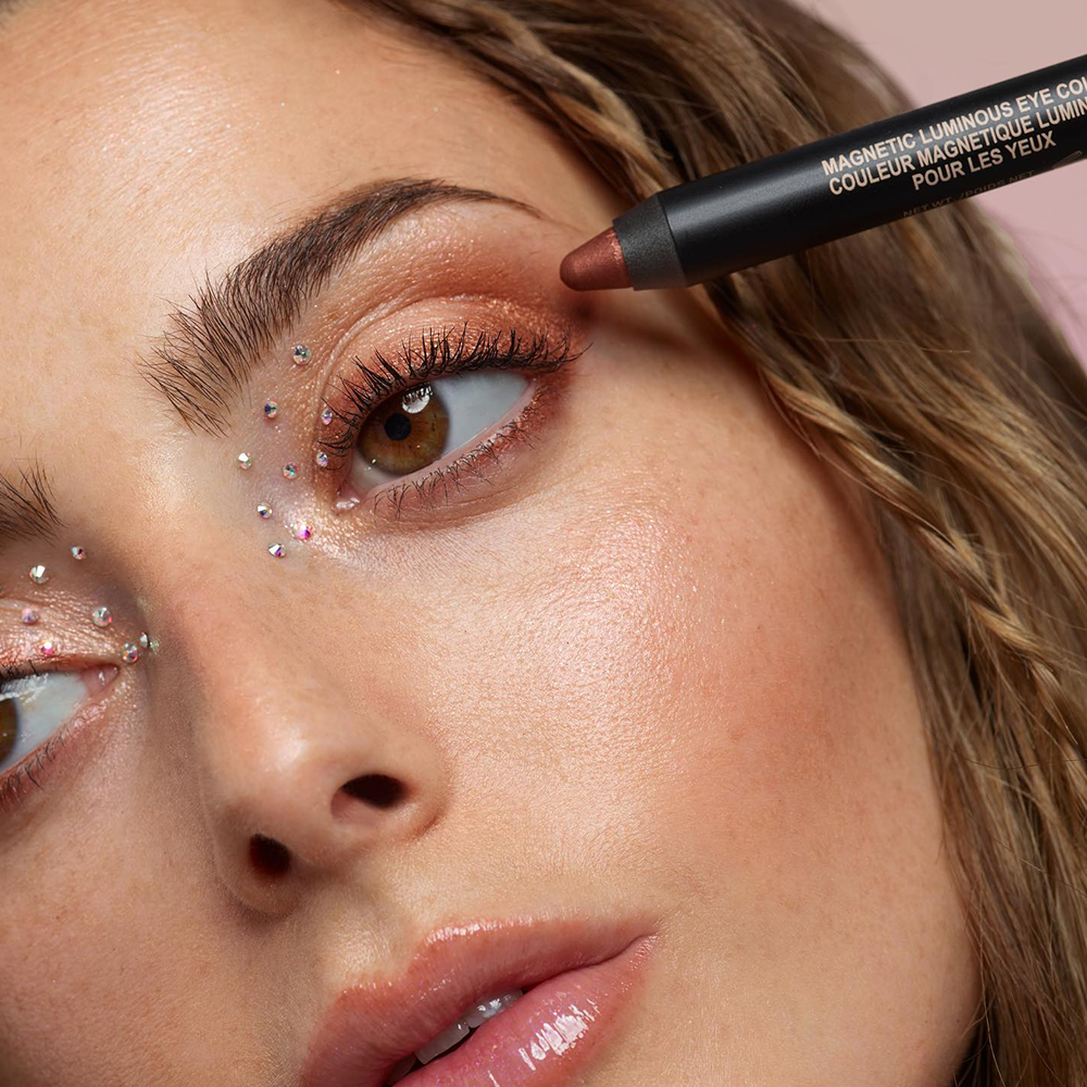 How To Pull Off Thin Eyebrows According To A Brow Expert | BEAUTY/crew