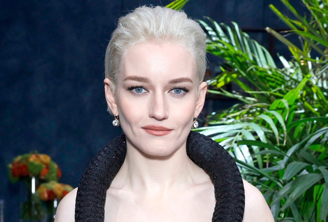 Julia Garner Smoking Juno Temple And Julia Garner Shine At Tribeca