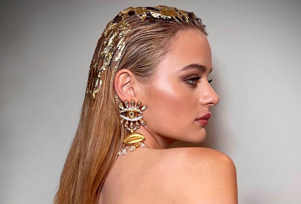 The Exact Steps It Took To Create Joey King’s Schiaparelli-Inspired ...