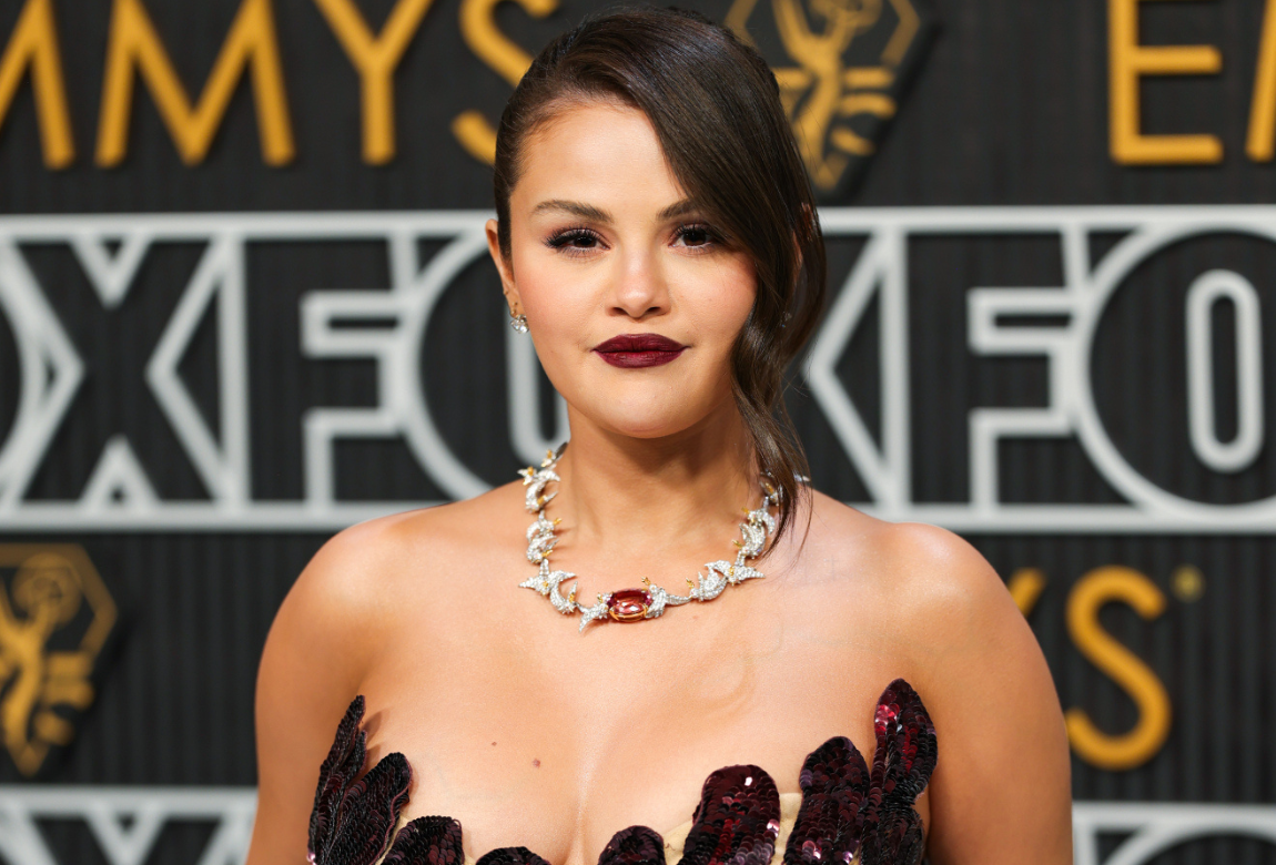 Selena Gomez Wore 6 Different Kinds Of Fake Lashes For The Emmy Awards
