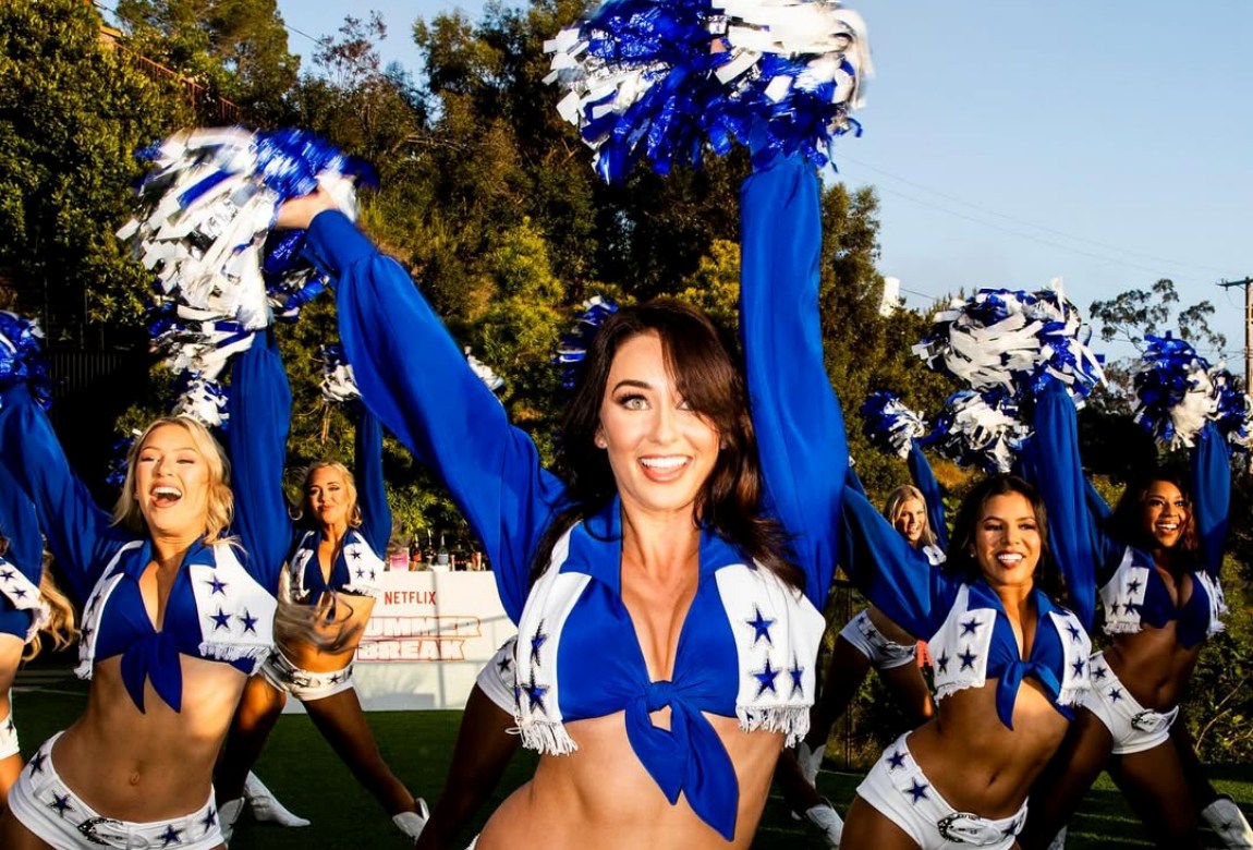 Do Dallas Cowboys Cheerleaders Have To Curl Their Hair? | BEAUTY/crew