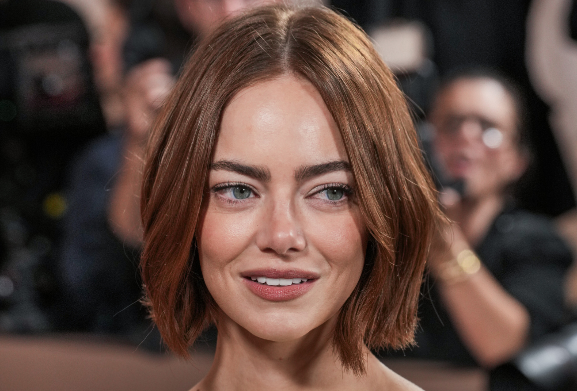How To Emma Stone's Signature Auburn Hair Colour According To Her Hair ...
